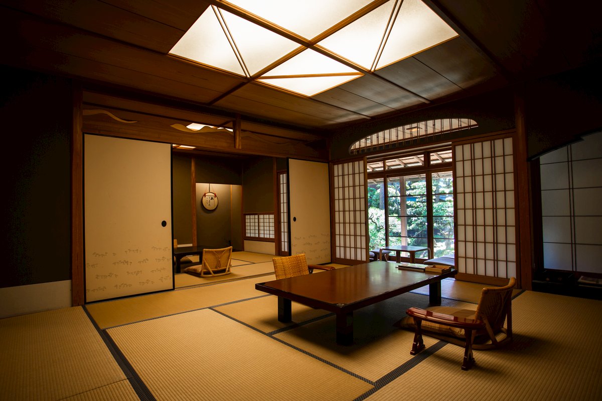 Harima and Himeji: Self-Guided Walking 4 Days Premium | Oku Japan